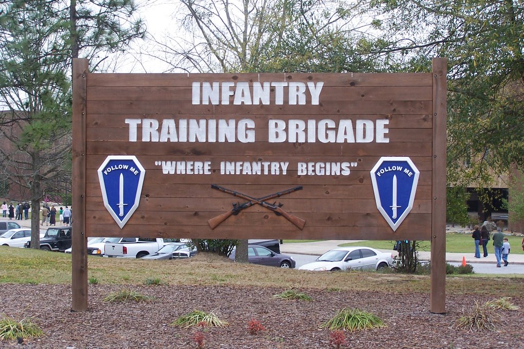 FORT BENNING GEORGIA – ARMY BARRACKS