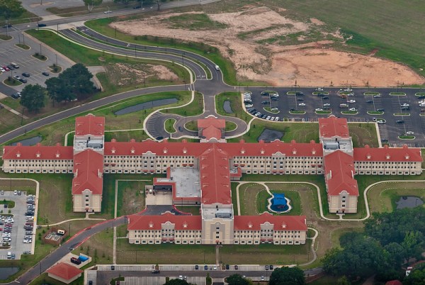 FORT BENNING GEORGIA – ARMY BARRACKS