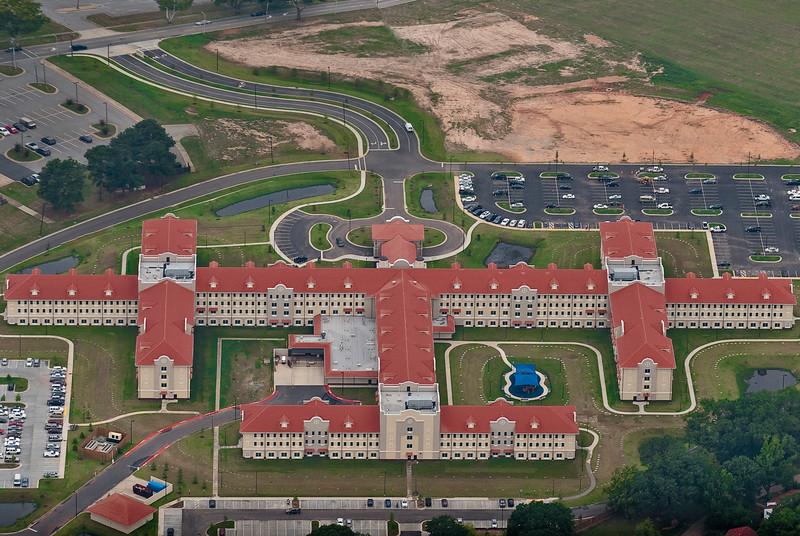 FORT BENNING GEORGIA – ARMY BARRACKS