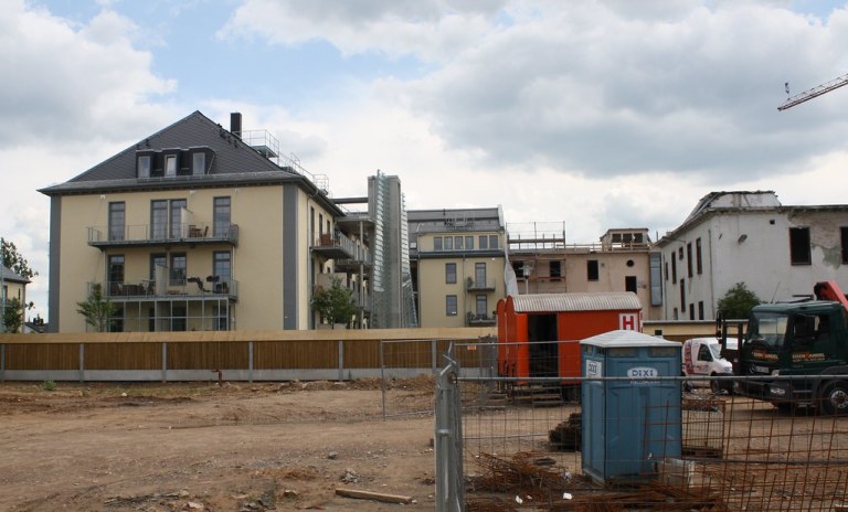 LEE BARRACKS – ARMY BARRACKS