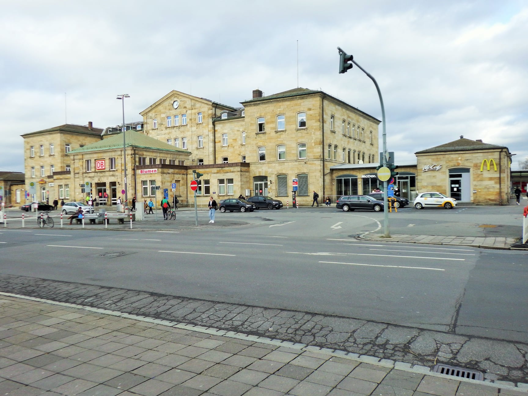 BAHNHOF BAMBERG, GERMANY – ARMY BARRACKS